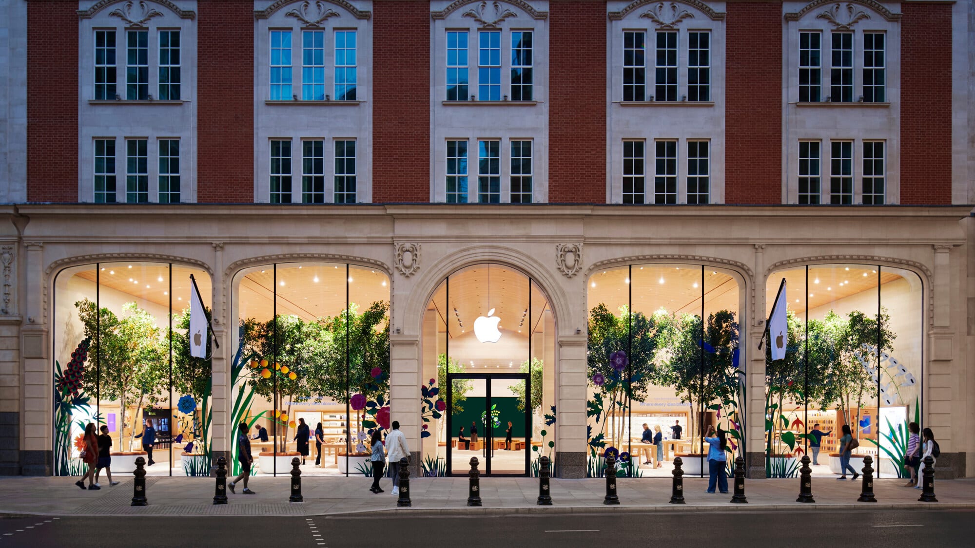 Apple inaugura un nuovo flagship store a Londra