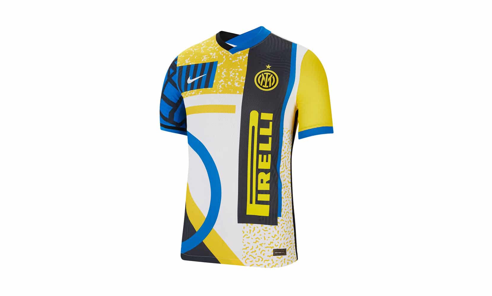 L'Inter presenta la prima maglia ufficiale con il nuovo logo