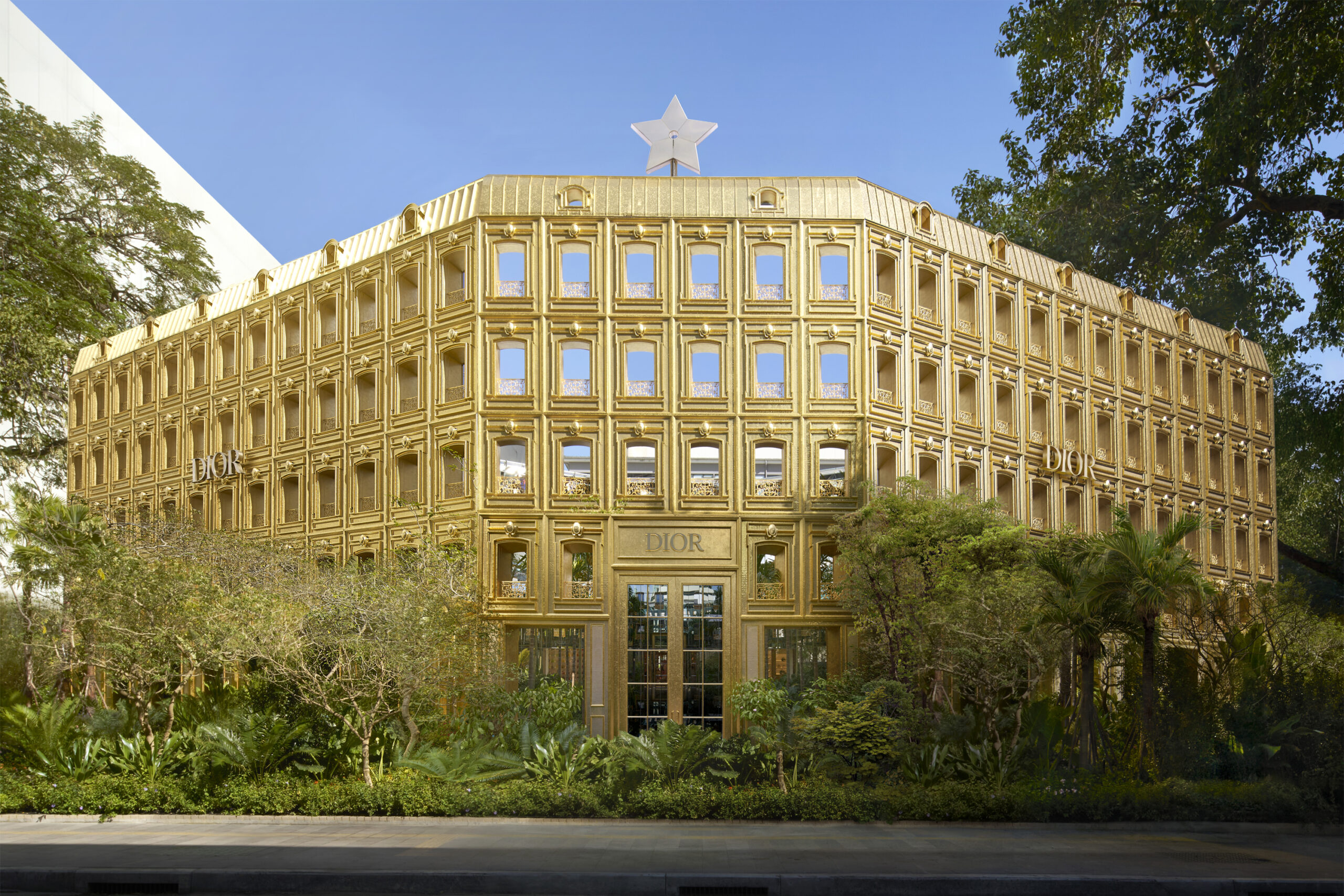 Dior Gold House, il nuovo concept store dorato a Bangkok